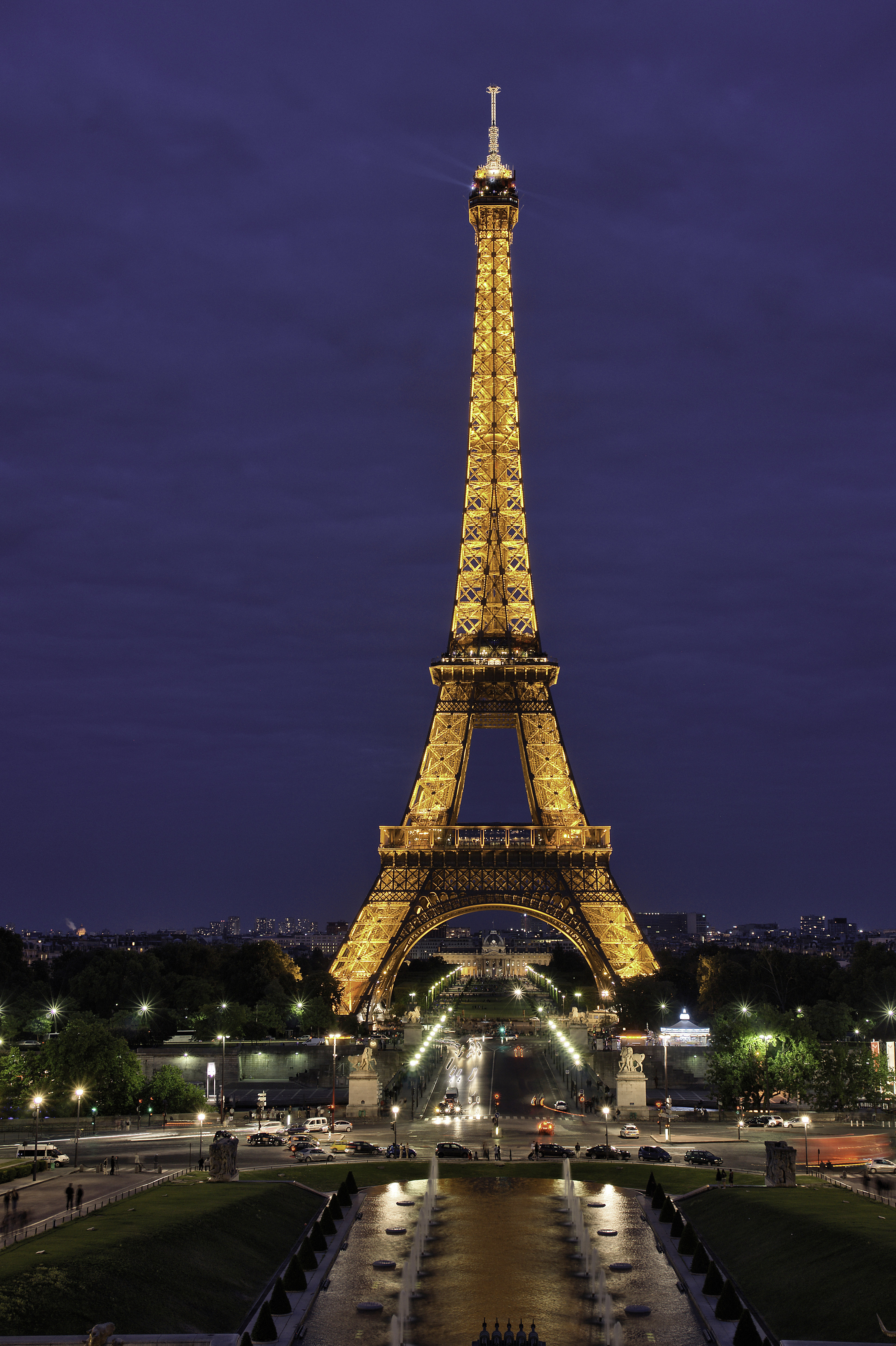 Eiffel Tower at dusk | Shutterbug Eiffel Tower at dusk | Shutterbug